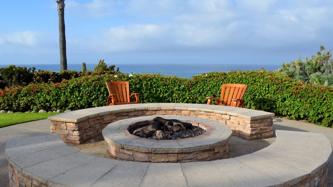 What to Put in the Bottom of Fire Pit: 5 of the Best Materials to Try