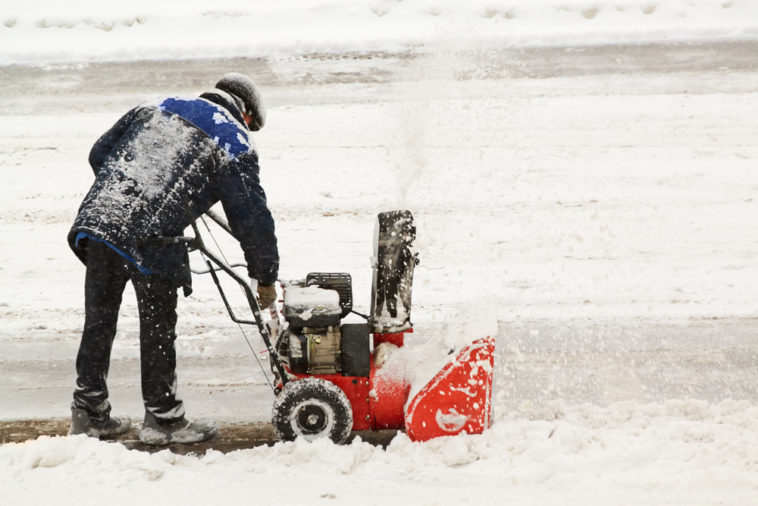 How to Operate a Snow Blower – Step-by-Step Guide