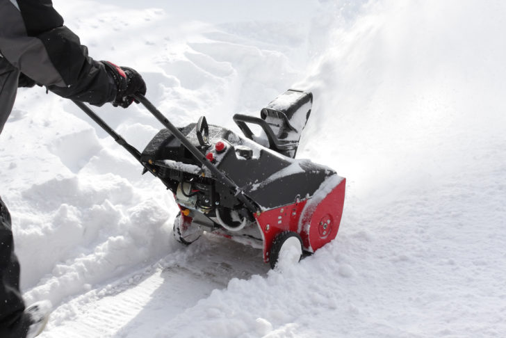 How to Operate a Snow Blower – Step-by-Step Guide