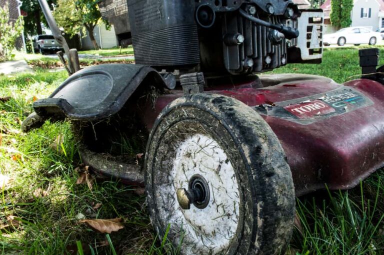 My Lawn Mower Won't Start: How to Fix It